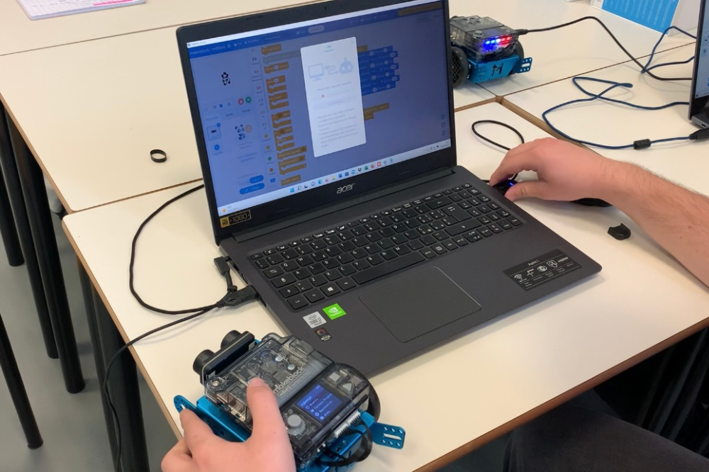 Alla scoperta dell’intelligenza artificiale con mBot2 - Curno